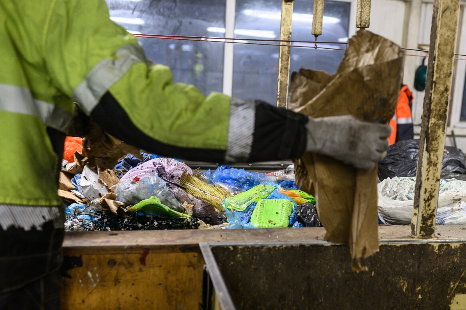 From child to elder – a quarter ton of mixed waste per person in the ...